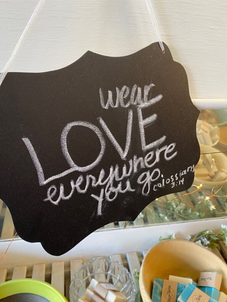 WEAR LOVE - Hands On Design